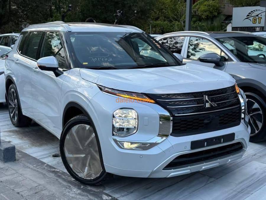 Mitsubishi / Outlander