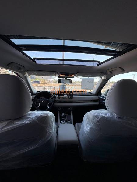 Mitsubishi / Outlander 606