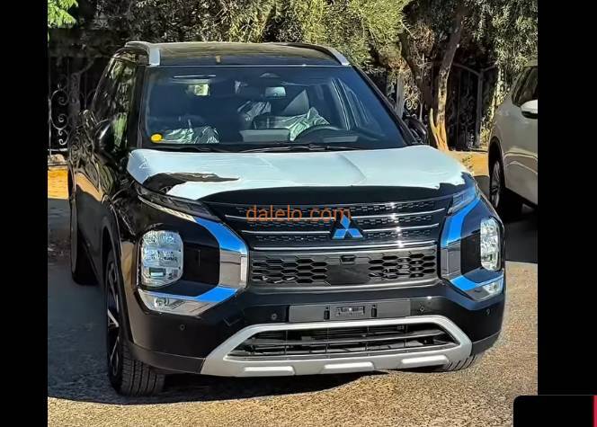 Mitsubishi / Outlander WD4